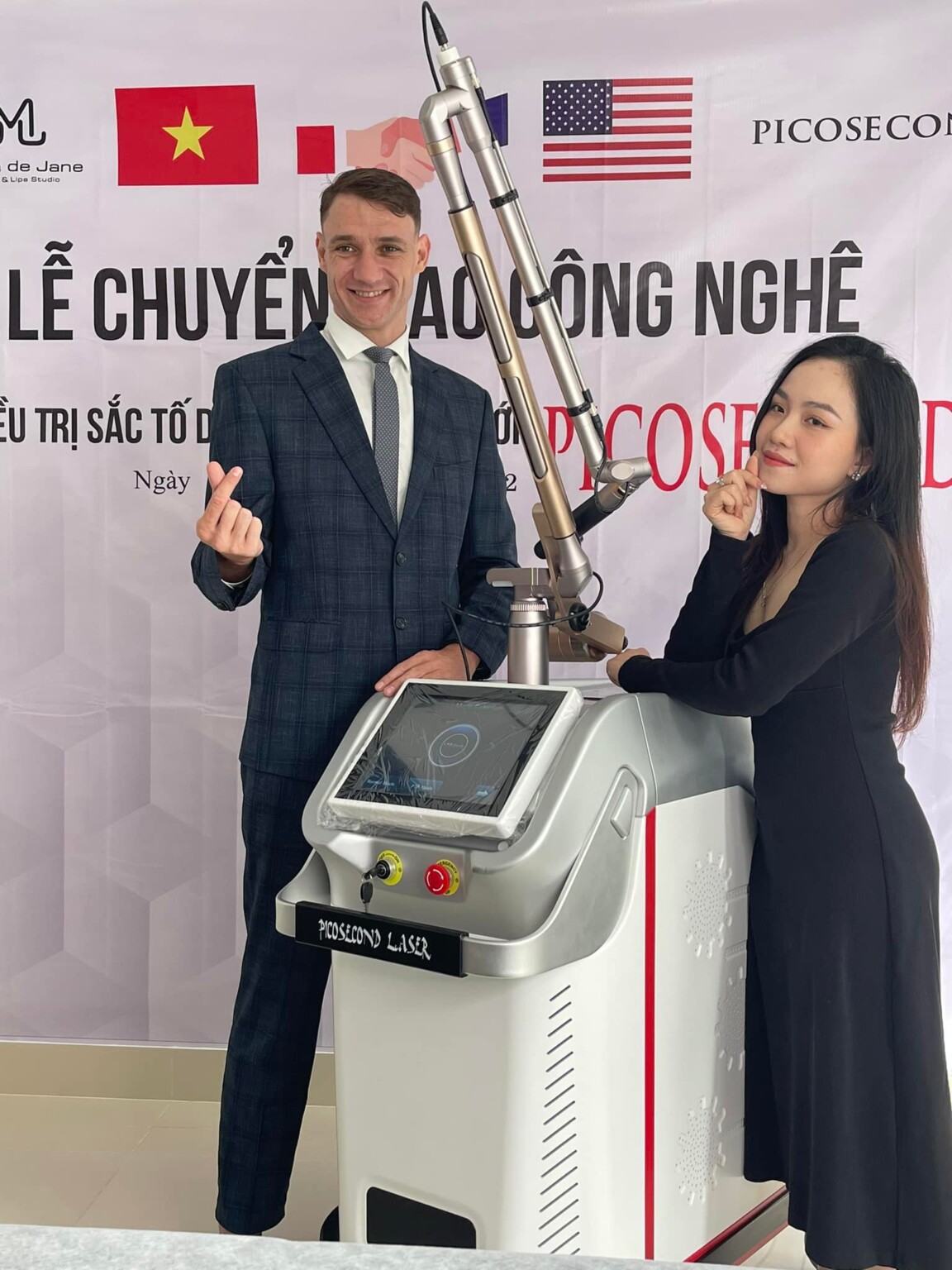 Chuyển giao máy Laser Picoseconds chính hãng cho Master Thảo Trần